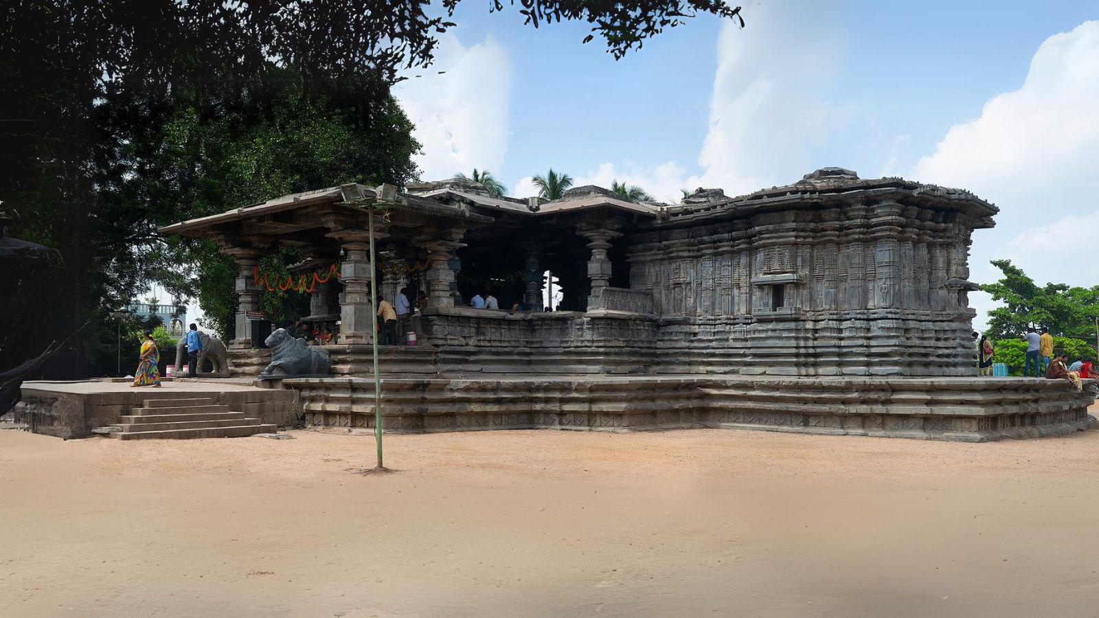 The Heartbreaking Story Behind The Thousand Pillar Temple | Murali ...